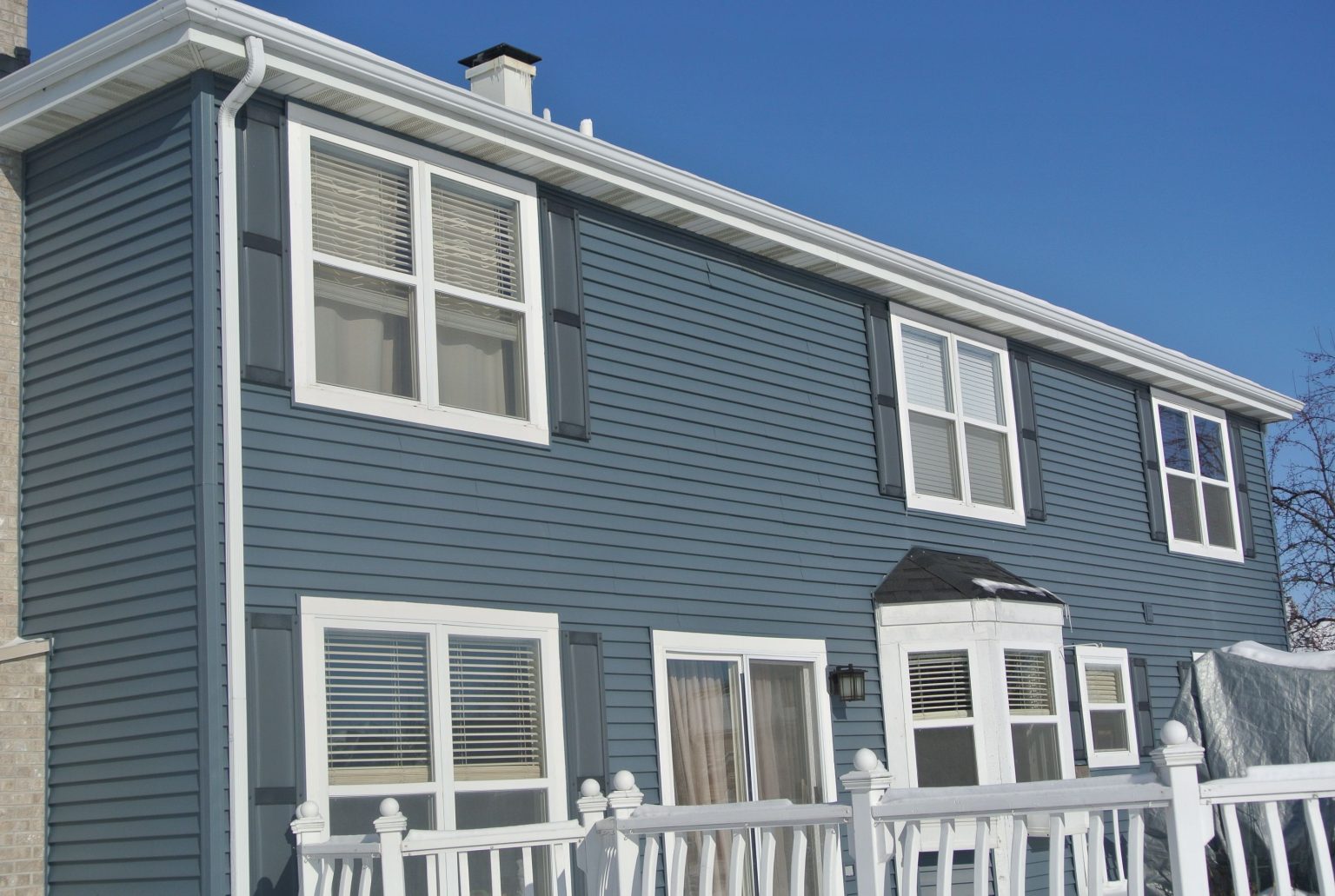 Blue Vinyl Siding Colors to Fit Any Home Style